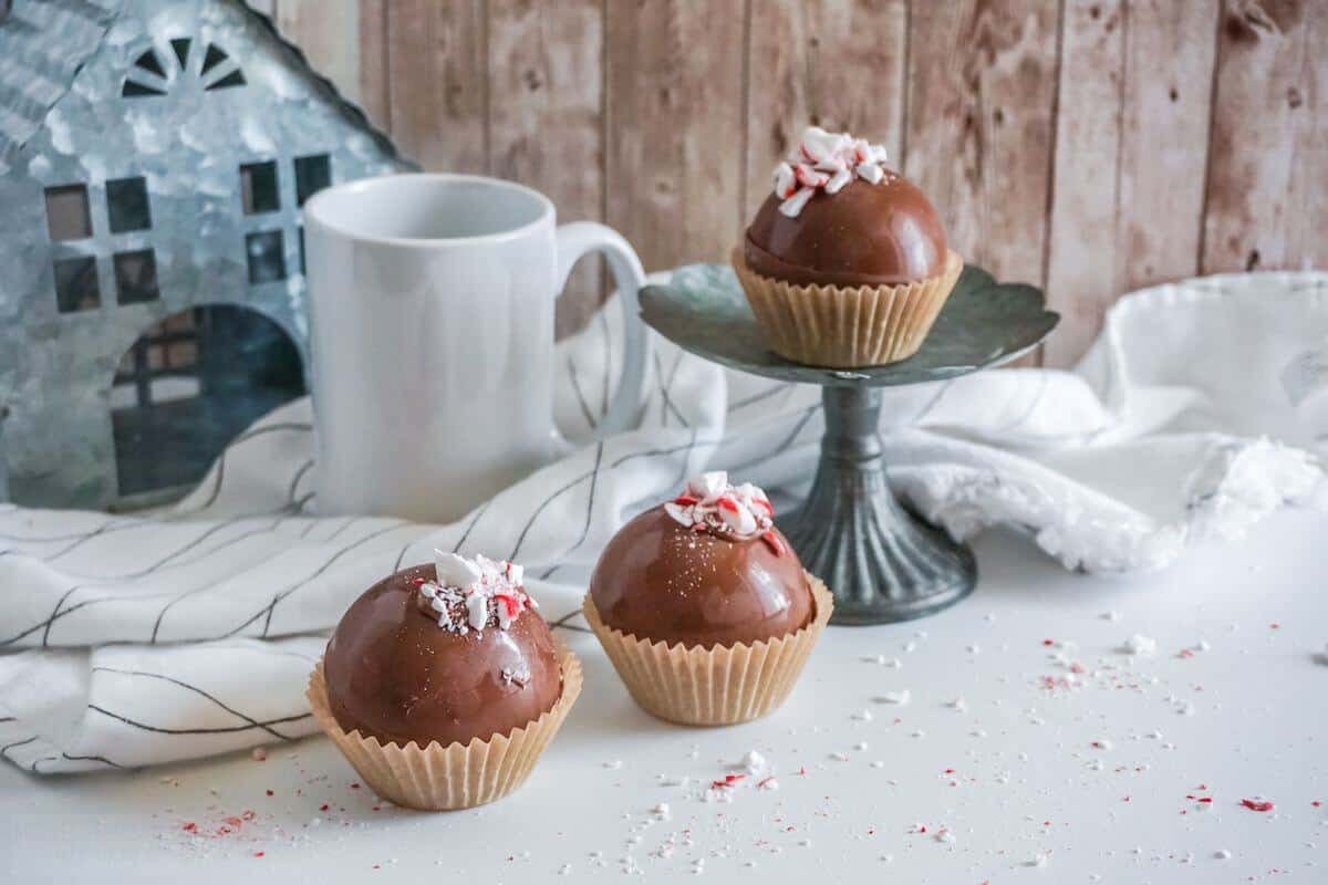 How to Make Peppermint Mocha Coffee Bombs - Midwest Modern Momma